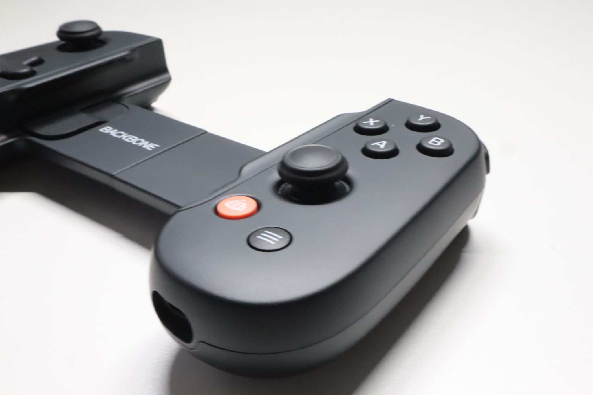 iOS/Android用コントローラー【Backbone One】をレビュー。手持ちのスマートフォンがゲーム機に大変身！ | PR | めてろぐ