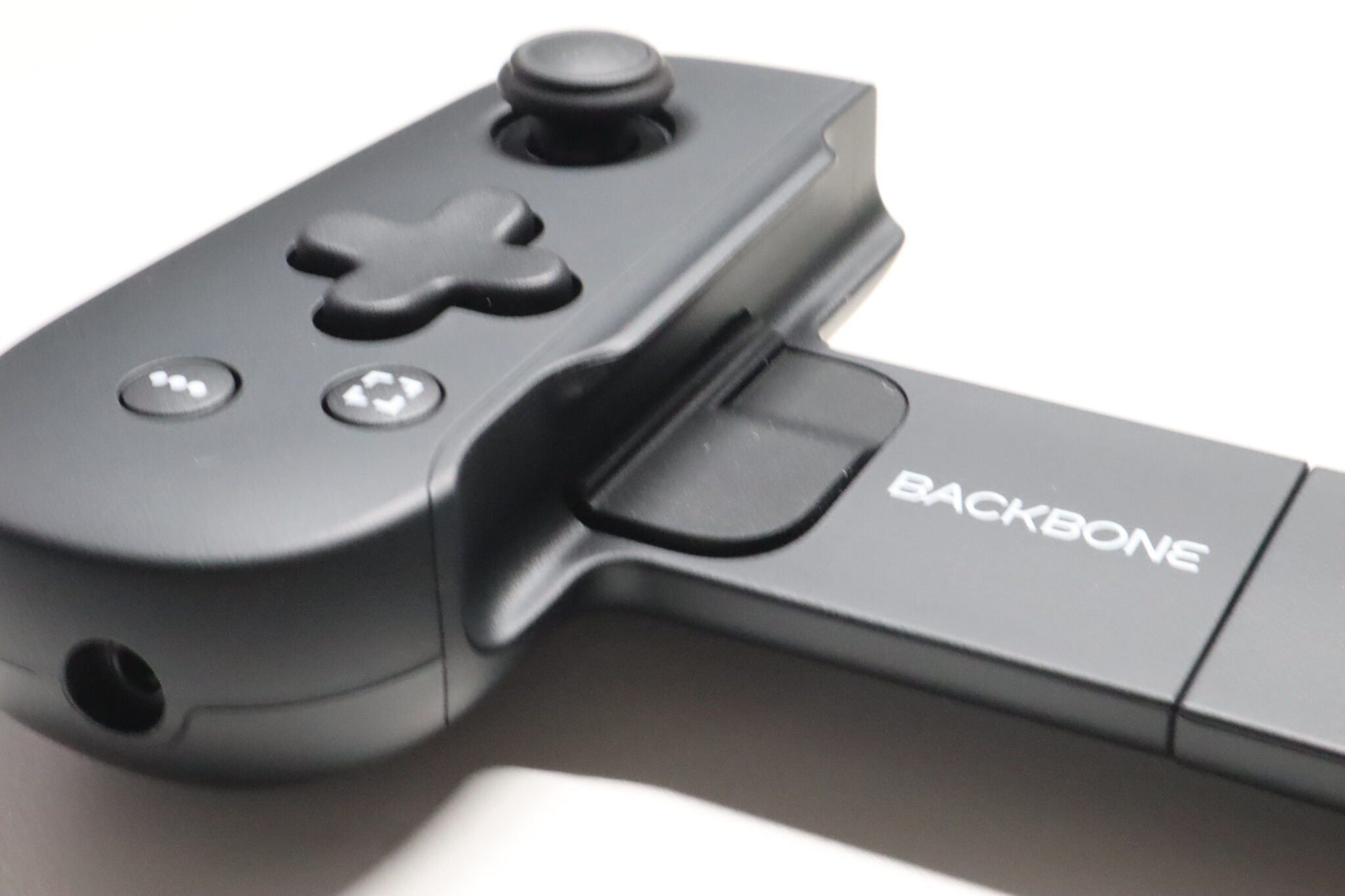 iOS/Android用コントローラー【Backbone One】をレビュー。手持ちのスマートフォンがゲーム機に大変身！ | PR | めてろぐ
